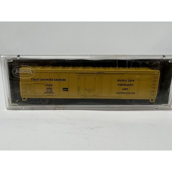 Toys | Aurora Postage Stamp N Scale 5 Mechanical Reefer Car 4867 New ...